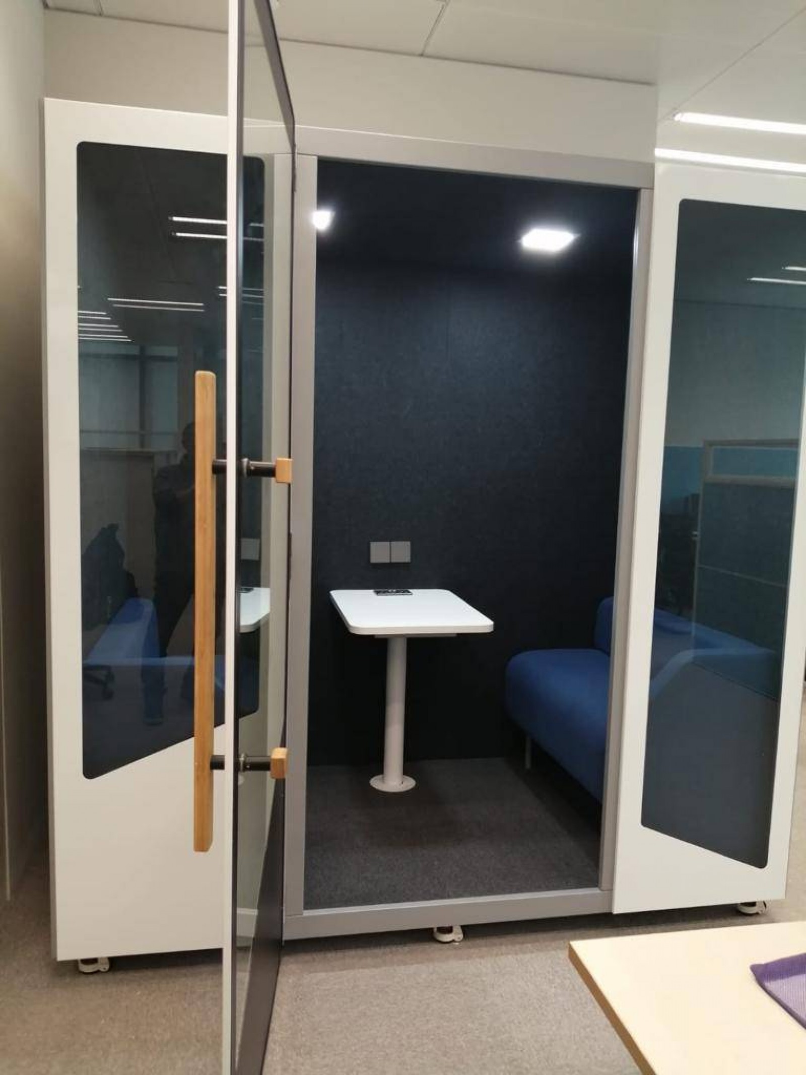 CAFE DECO GROUP Office Interior Design | Decorative Works for Workspace ...